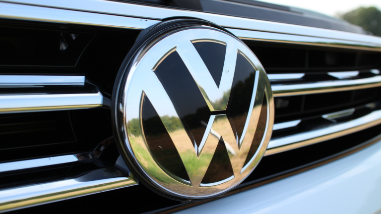 Volkswagen will invest 180 billion euros, focus on electric and digital ...