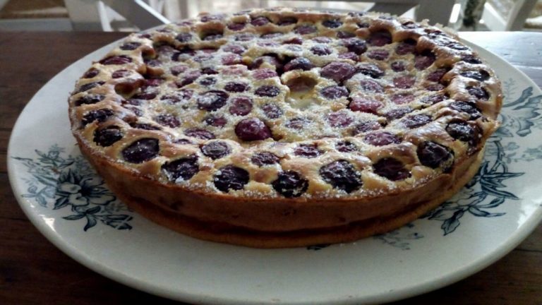 Hora das cerejas, hora dos clafoutis: a receita de Livia Coarelli ...