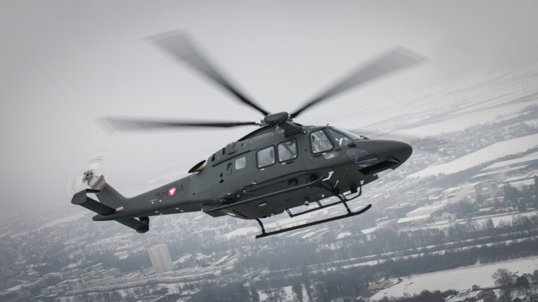 Leonardo, Avincis orders 15 helicopters: delivery expected by 2031 ...