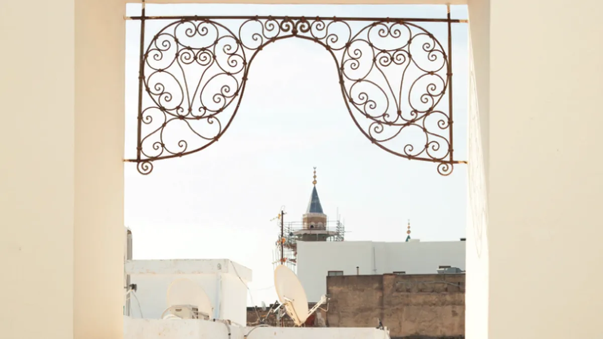 "Tunis Mon Amour": Leonardo Martinelli's Journey to the City of a ...